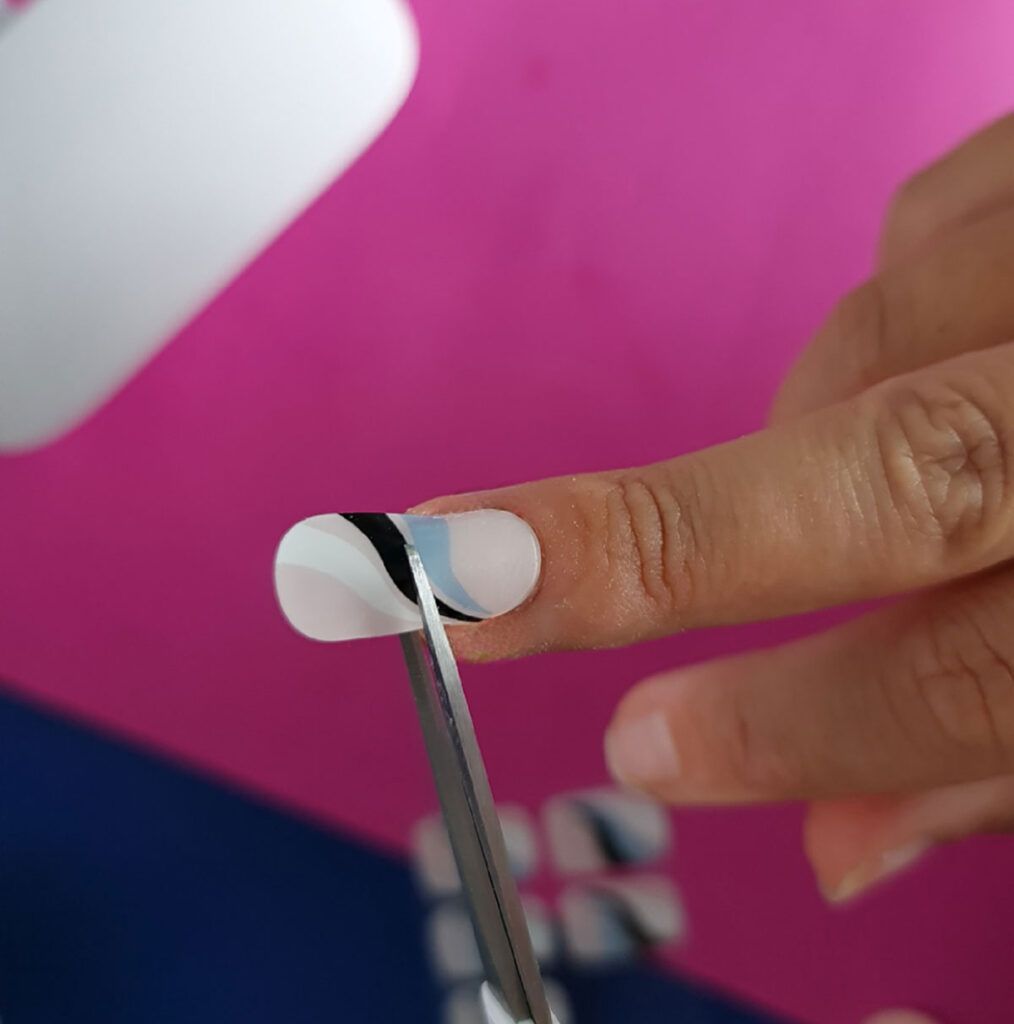 Geellakikleebiste paigaldamine - Stikily.ee Kleebised küüntele - Parim ...